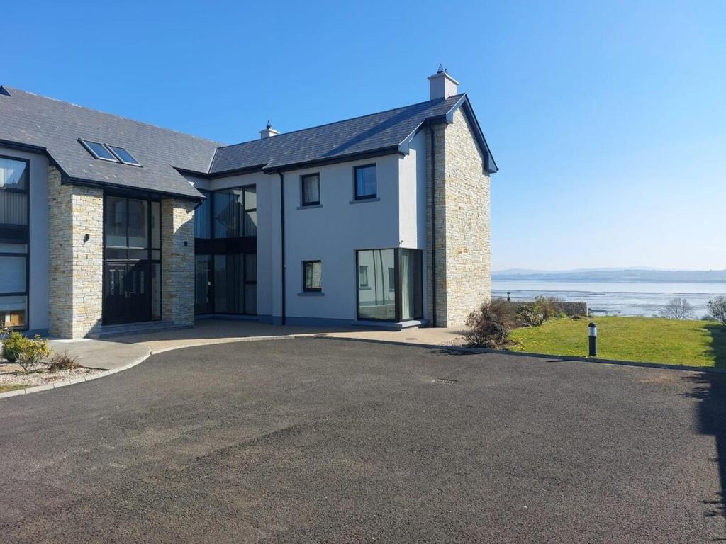 Serene luxurious Retreat with Sea Views, Entire Home, Letterkenny ...