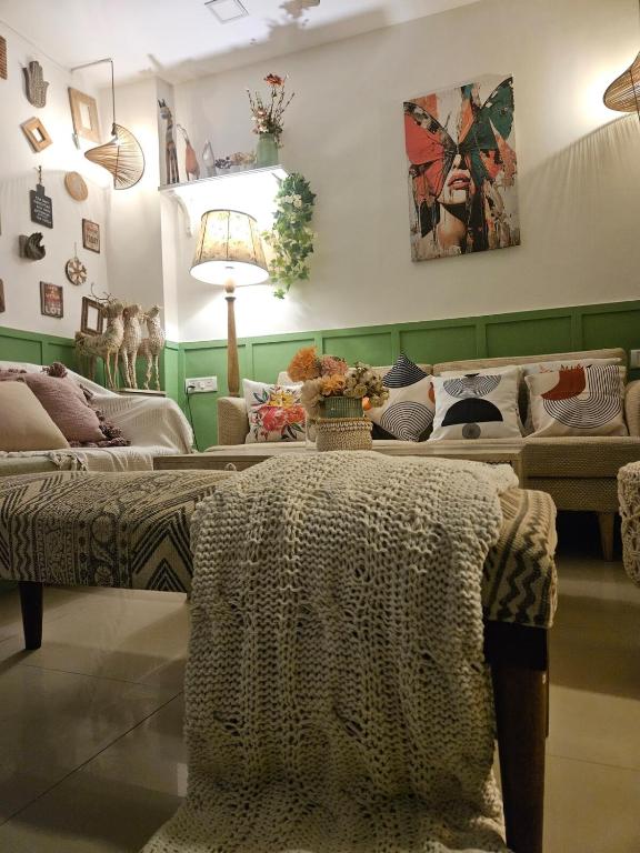 Cottage style 2bhk Raja House, Bandra, Mumbai (updated prices 2025)