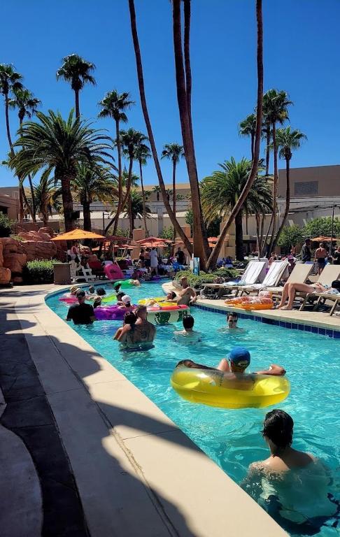 MGM SIGNTURE balcony, NO resort fee, Las Vegas (updated prices 2025)