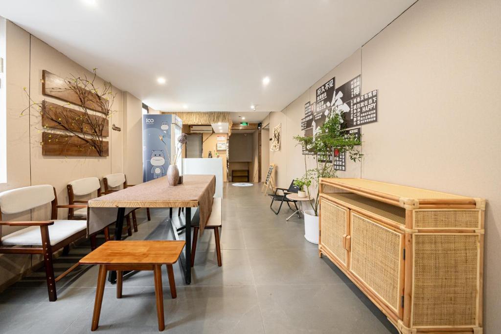 Dengba Inn - Guilin Road Subway Station Branch, Shanghai (updated ...