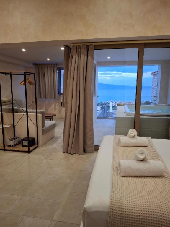 Mani Luxury Suites and Studios in Gytheio with Private Pools, Gitijas ...