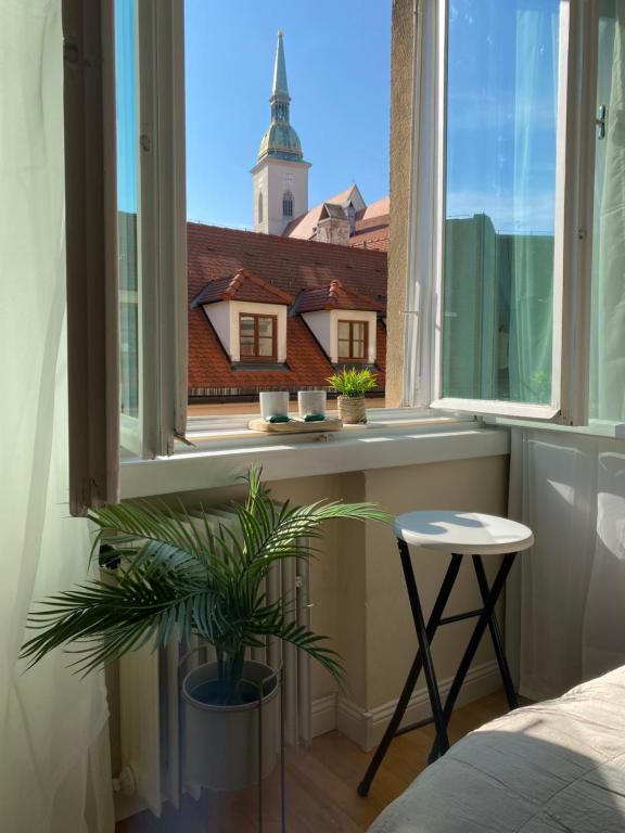Audrey Hepburn apartment II Best Location Cathedral View Air ...