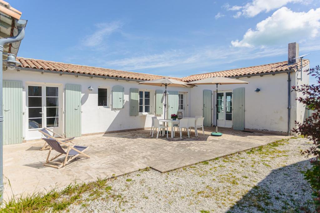 Maison familiale à 2 pas du port, Loix (tarifs actualisés, 2025)