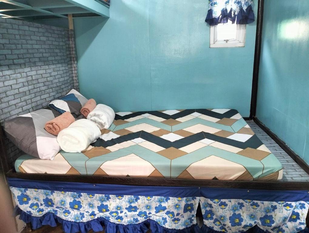 Abby Loft Walk to burnham Park, SM baguio and Night Market, Baguio ...