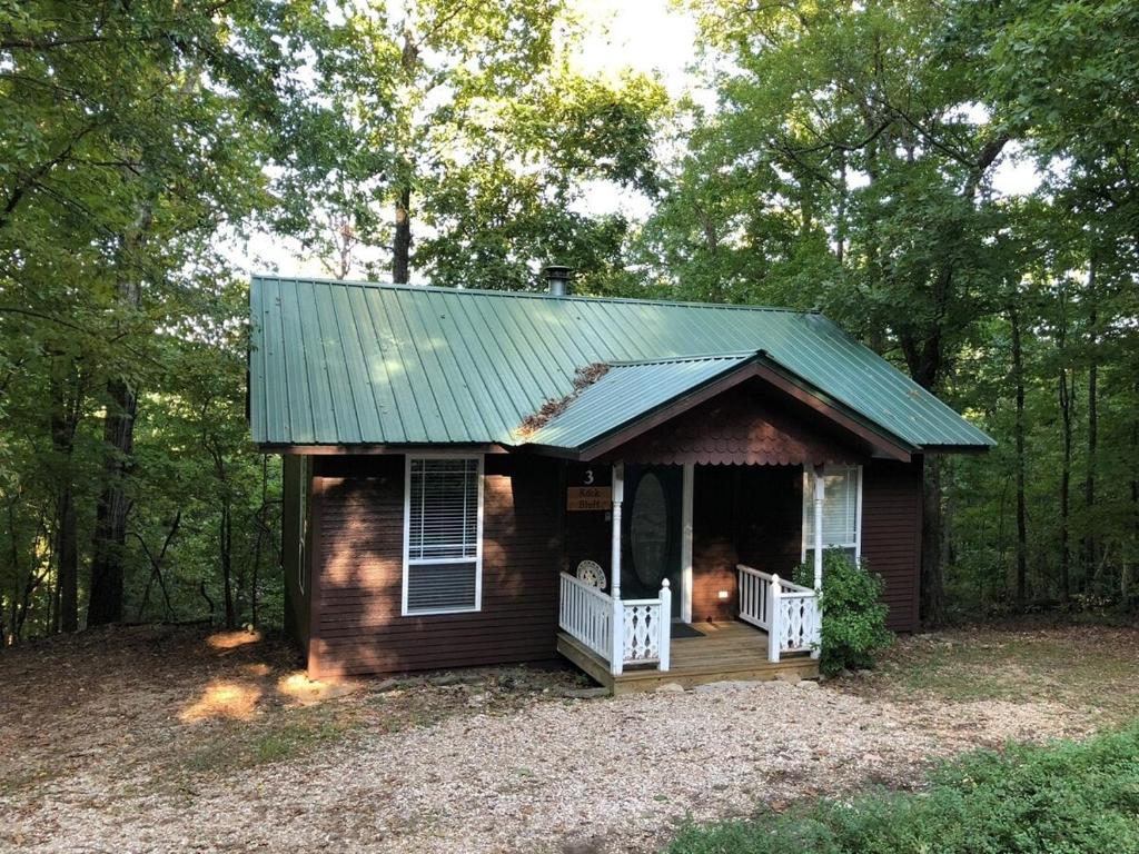 Ozark Spring Cabin Rock Bluff 03 King Bed Spa Tub, Eureka Springs ...
