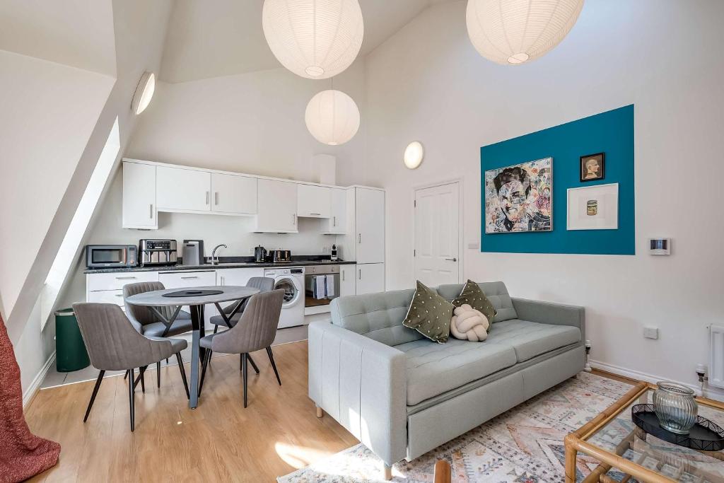 Central Belfast Apartments - The Cathedral Loft, Belfast (updated ...