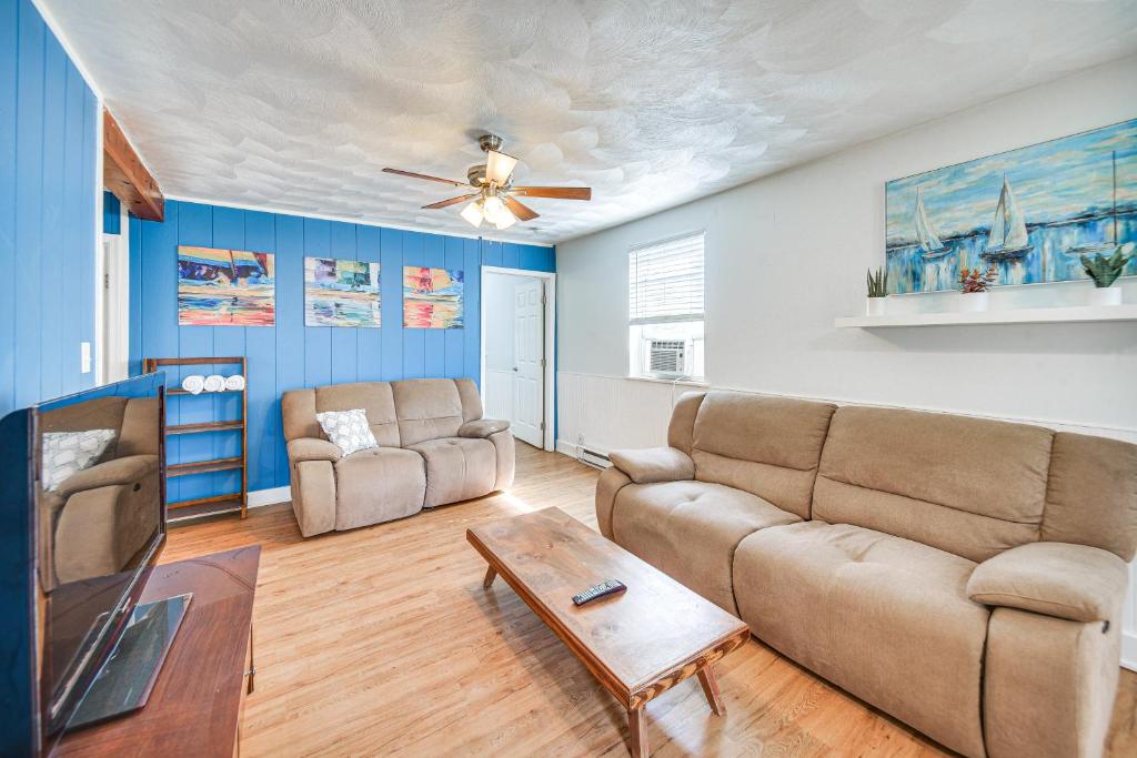 Walk to Beach and Chesapeake Bay Norfolk Retreat!, Norfolk (tarifs ...