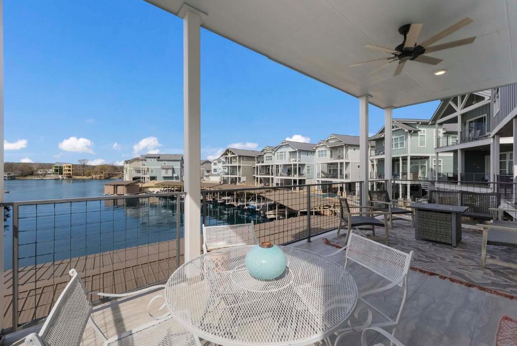 Misty Waters, Kingsland (updated prices 2025)