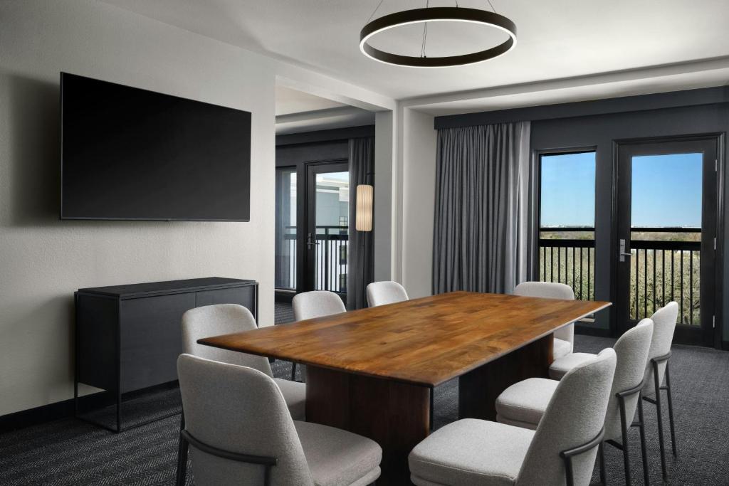 Courtyard by Marriott Dallas DFW Airport North/Grapevine, Grapevine ...