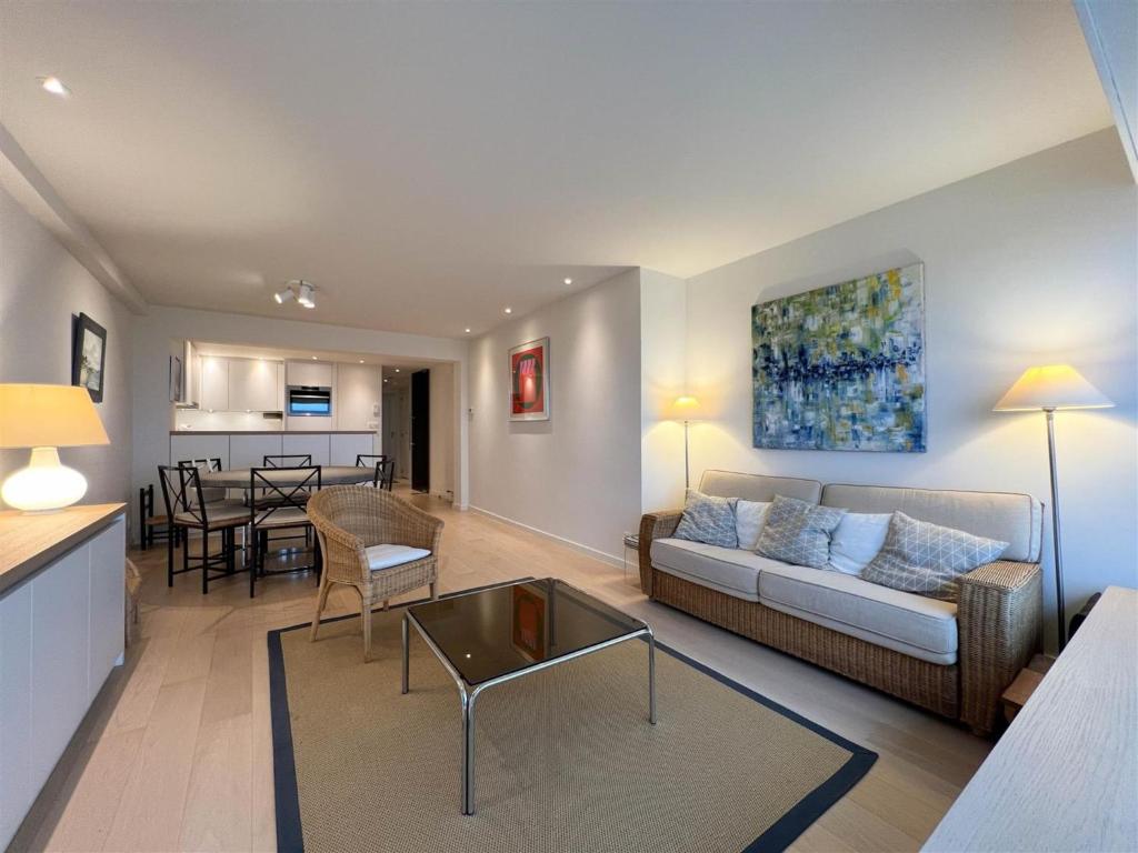 Apartment in Duinbergen with Sea Views, Knokke-Heist (updated prices 2026)