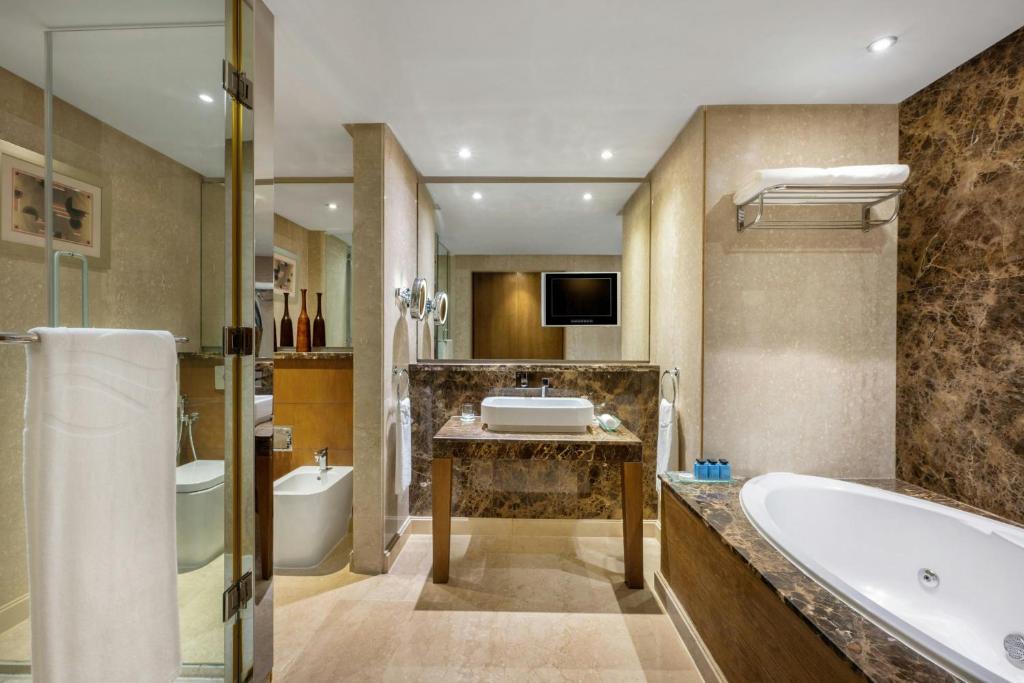 Gulf Hotel Bahrain Convention and SPA, Manama (updated prices 2025)