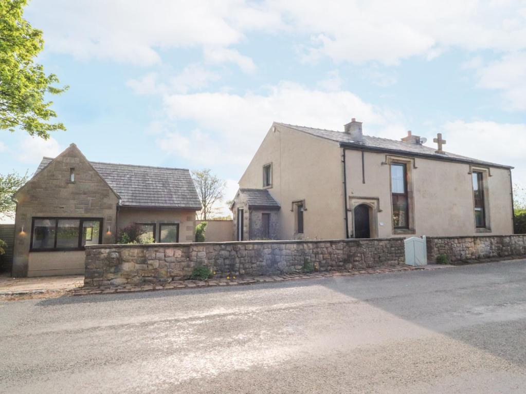 Stoneycross Cottage, Preston (updated prices 2025)