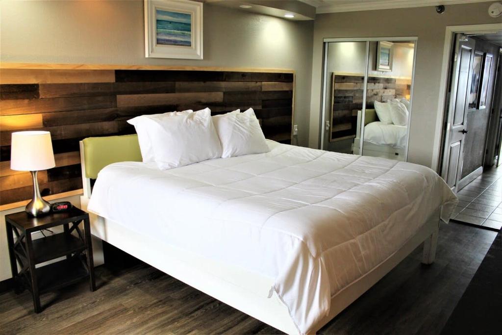 One bedroom ocean front unit - CV 1138, Myrtle Beach (updated prices 2026)