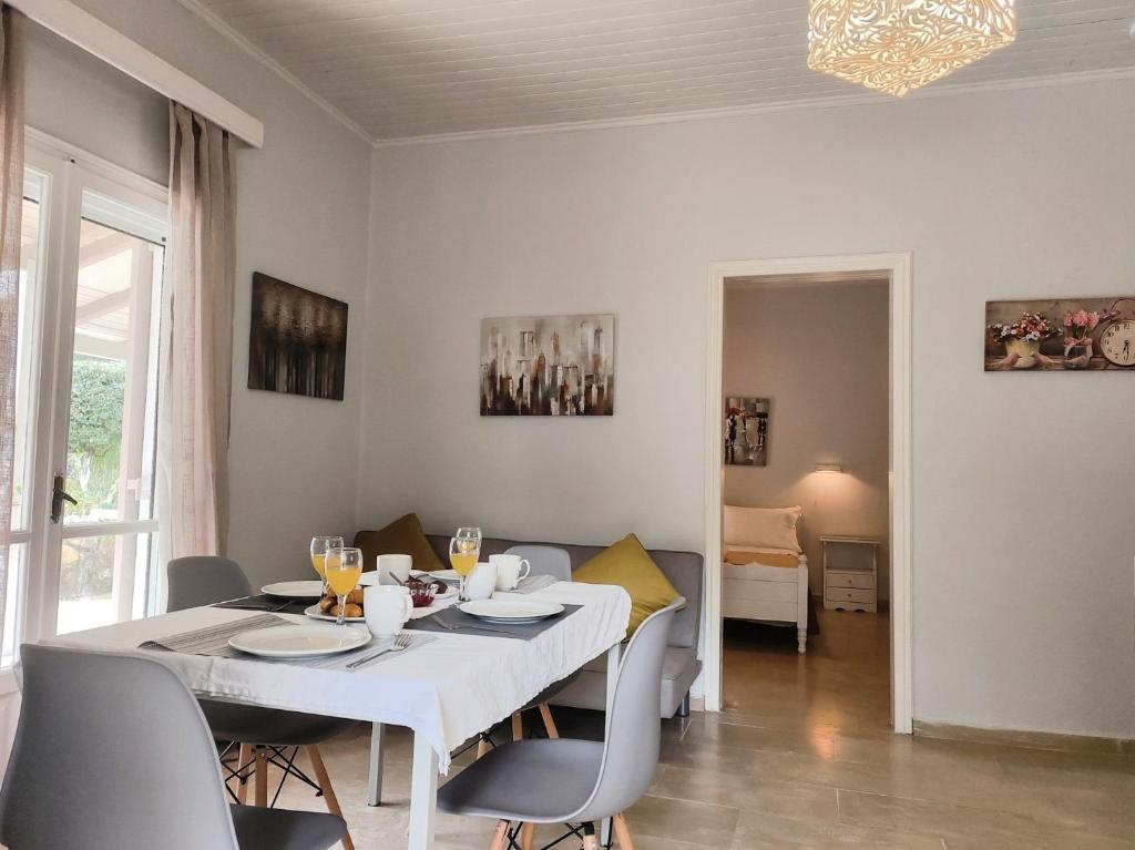 Amalia Apartment, Perítheia (updated prices 2025)