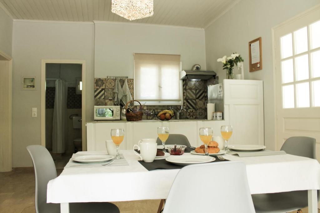 Amalia Apartment, Perítheia (updated prices 2025)