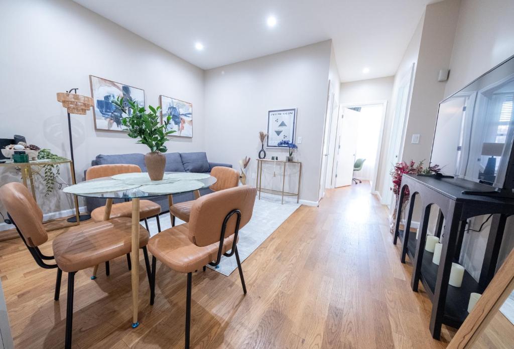 3BR apt two blocks to Central Park elevator, laundry, virtual doorman ...