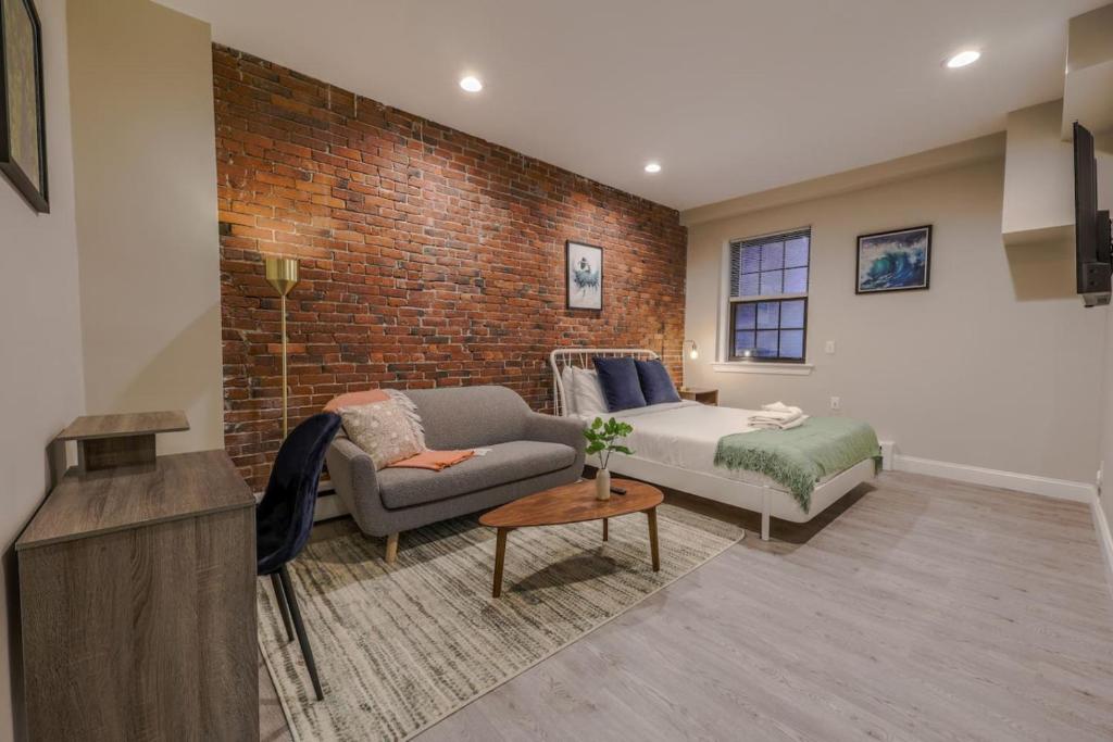 Modern Simple Studio South End, Boston (updated prices 2026)