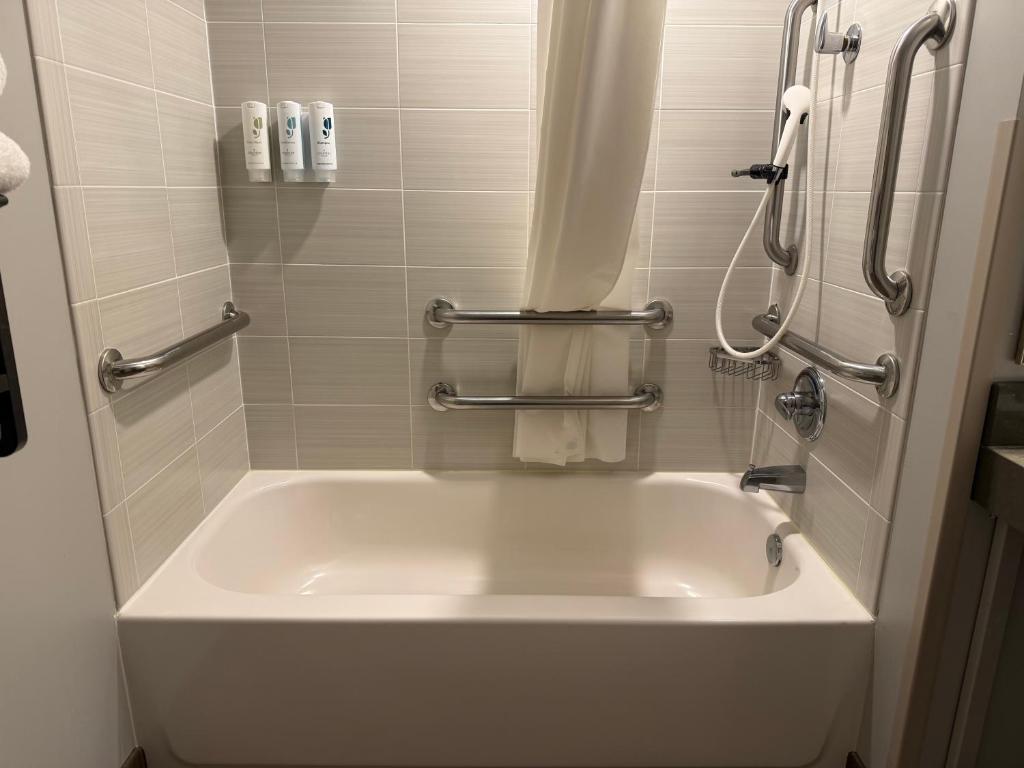 Country Inn & Suites by Radisson, Bemidji, MN, Bemidji (updated prices ...