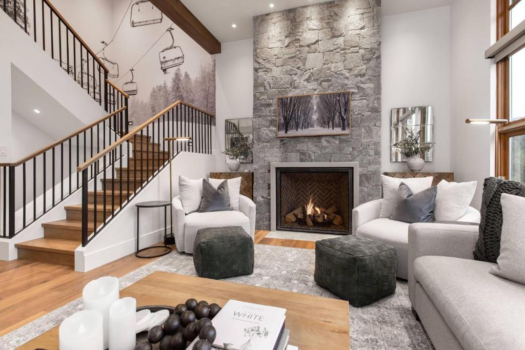 Taluswood The Ridge 07 | Newly Renovated! Ski Access Townhome w ...