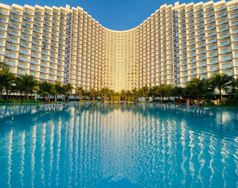 The AZURE Arena Cam Ranh Resort, Thôn Hò Ða (updated prices 2025)