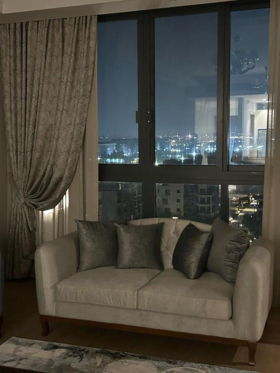 Luxurious hotel apartment at Aeon Towers, Sheikh Zayed (bijgewerkte ...