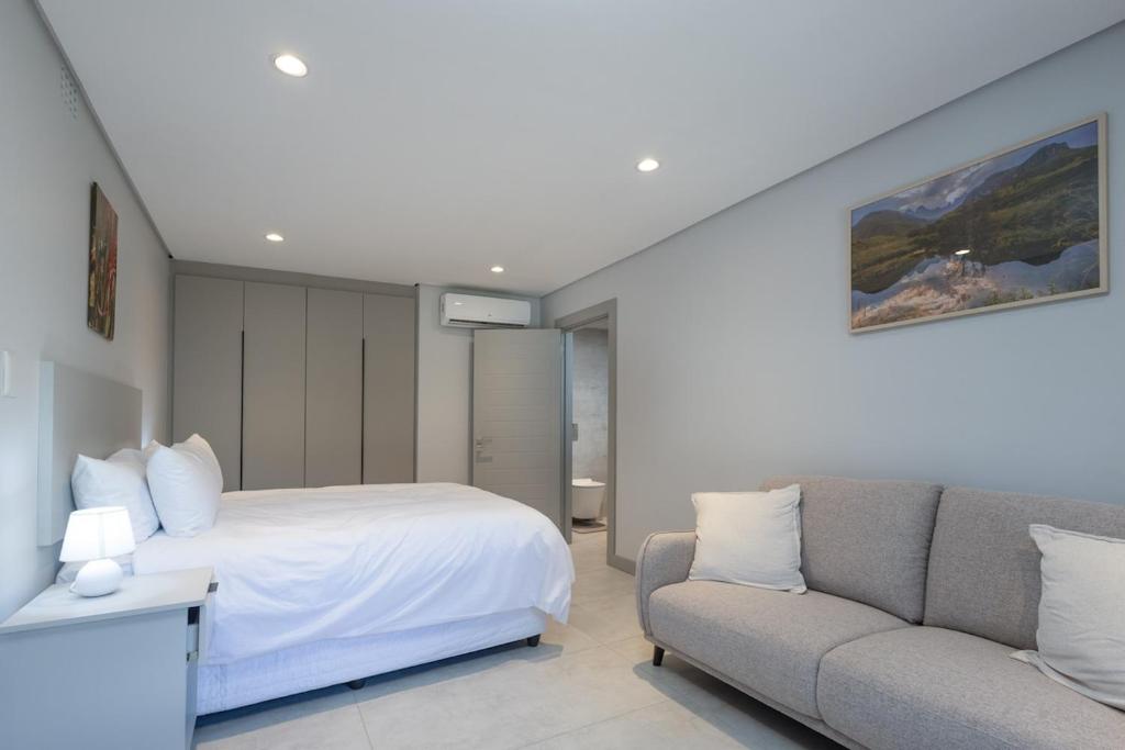Executive studio 27 Ridgeside Brand new Umhlanga development, Durban ...
