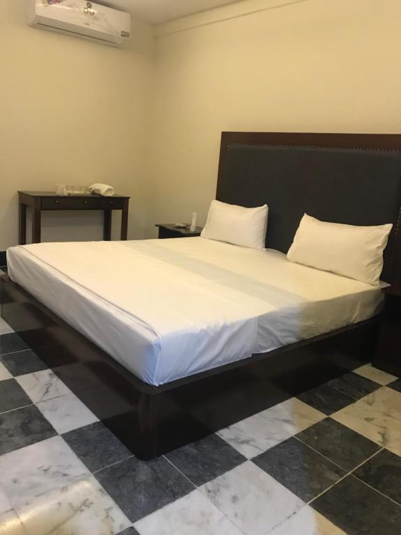 Burn Hall view Hotel, Abbottabad (updated prices 2025)