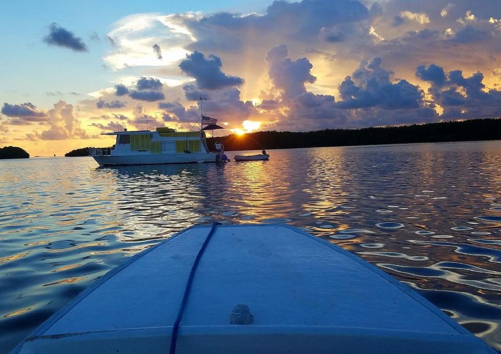 Floating Home with Stunning 360 Views, Islamorada (bijgewerkte prijzen ...