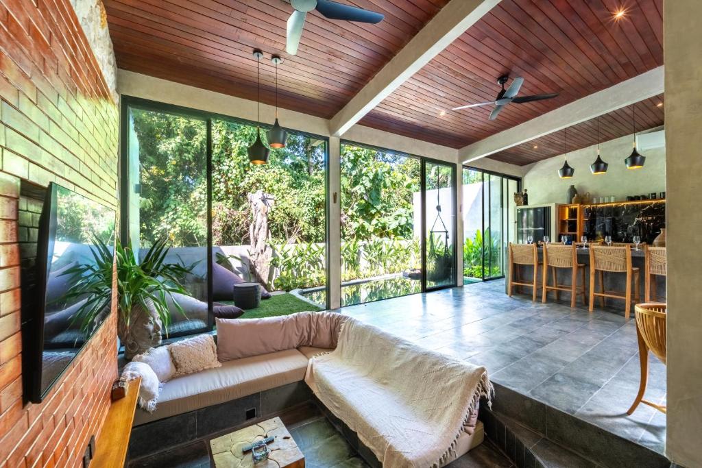 4 Bed with pool Padang Padang Indah Villa, Uluwatu (updated prices 2025)