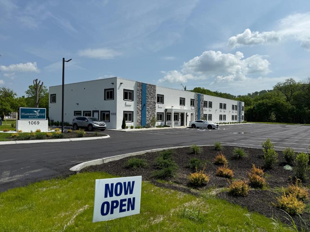 Hummingbird Hotel, Goodlettsville (updated prices 2026)