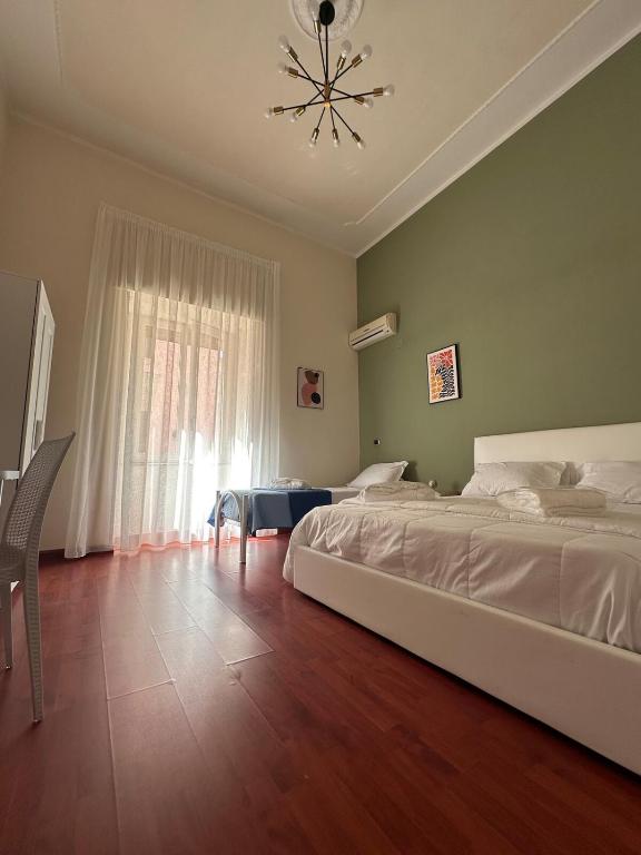 Easy Station Napoli, Naples (updated prices 2025)