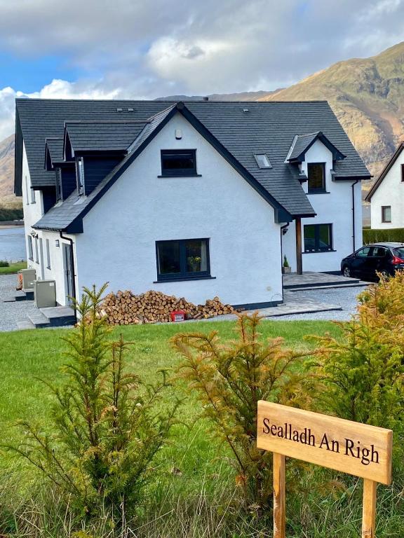 Scottish Highland house Fort William, Corran (updated prices 2025)
