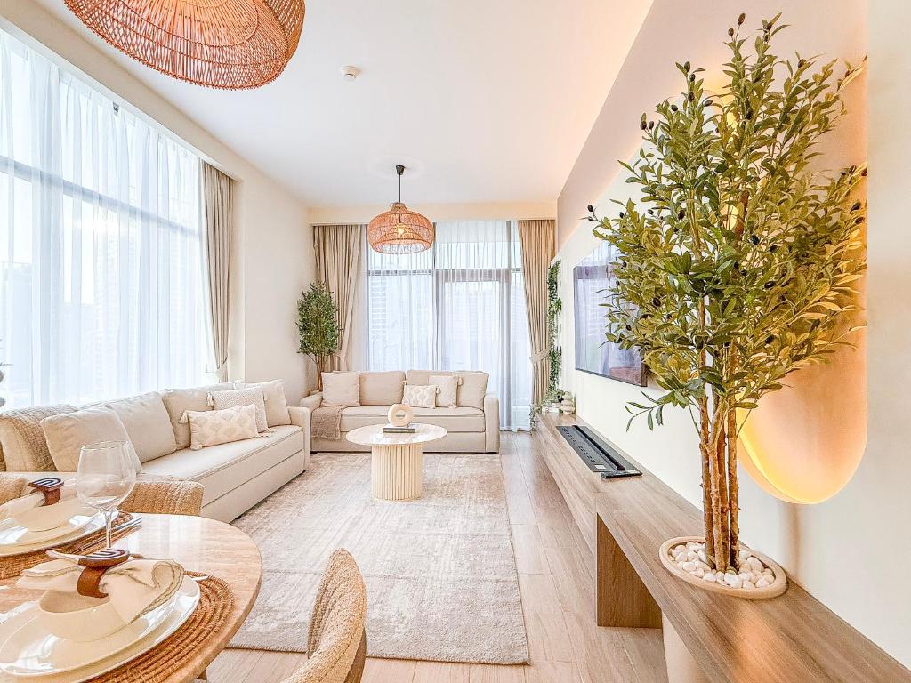 Boho Chic, Canal & Skyline Views, 2BR Business Bay, Dubai (updated ...