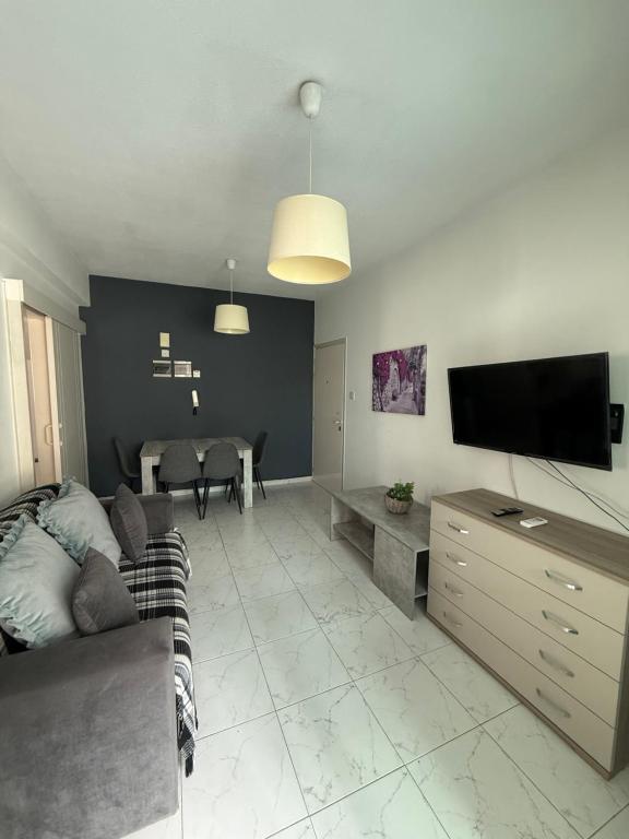 Frixos Beach, Lárnaca (preços atualizados para 2026)