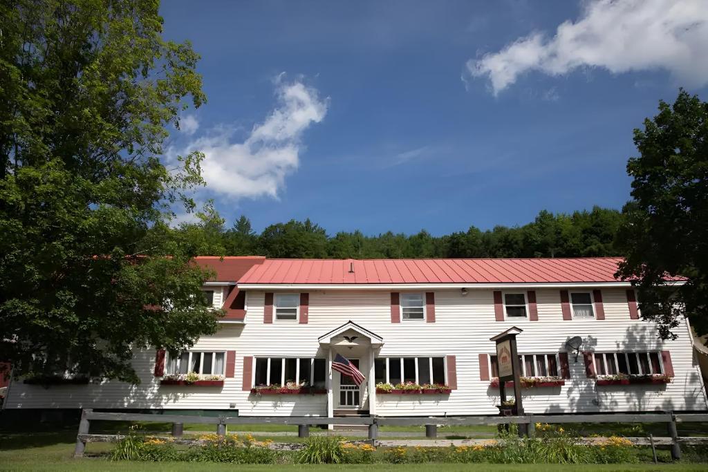 Swiss Farm Inn - Entire Inn to Yourself, Pittsfield (updated prices 2025)