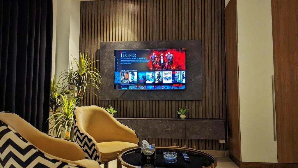 Penta Square - Luxury Studio Apartment, Lahore (updated prices 2025)