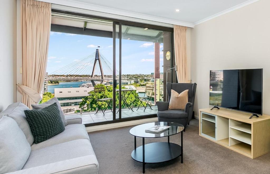 Pyrmont paradise - Anzac bridge view in all rooms BOW66, Sydney ...