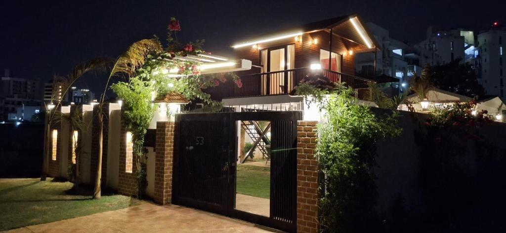 Courtyard By Palm -3BKH Mini Farm House, Gurgaon (updated prices 2026)