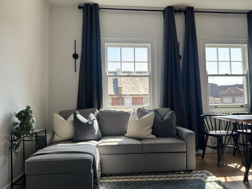 River bridge, Luton (updated prices 2025)