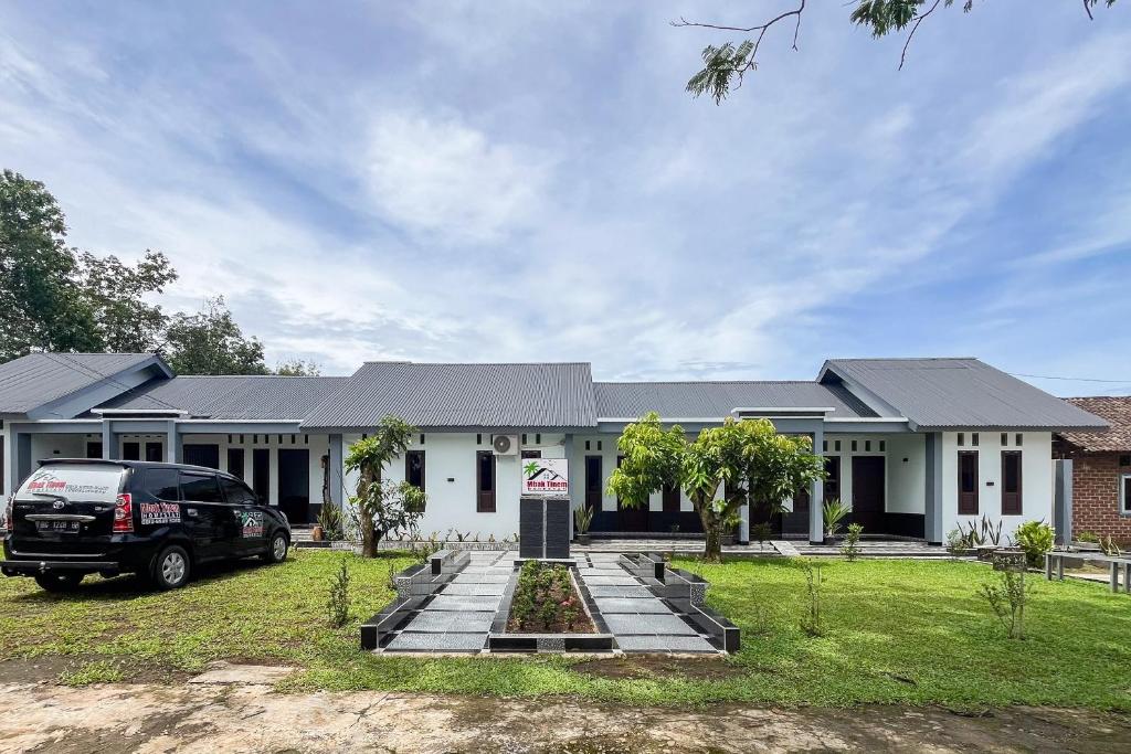 RedDoorz at Mbak Tinem Near Bandara Lubuk Linggau, Tabahpingin (updated ...