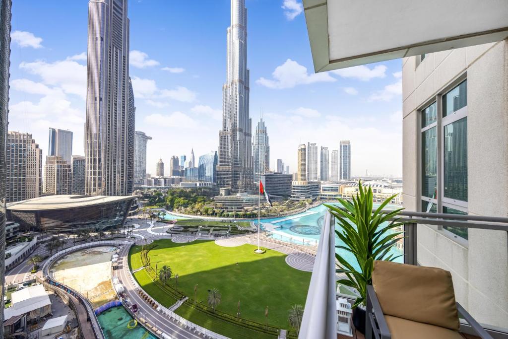 Durrani Homes - Modern Living 3br with Burj Khalifa and Fountain View - third room without ...