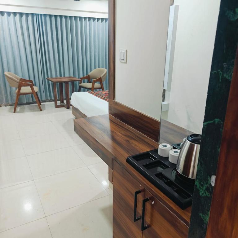 HOTEl MAPLE LEAF, Ahmedabad (precios actualizados 2025)