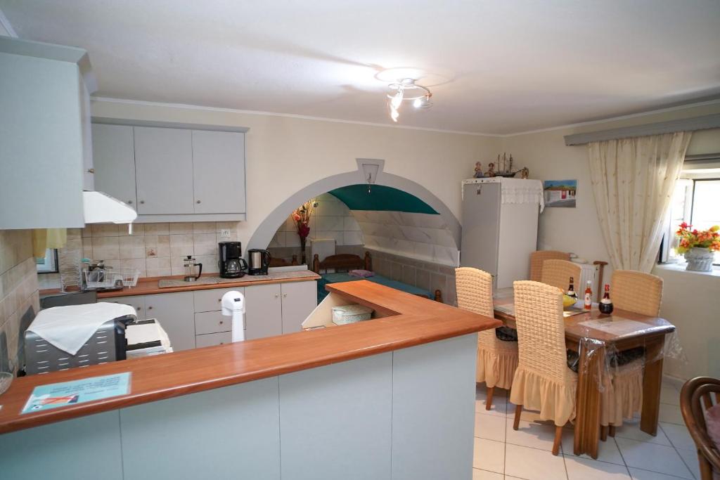 Krassi Apartment, Agios Mattheos, Ágios Matthaíos (updated prices 2025)