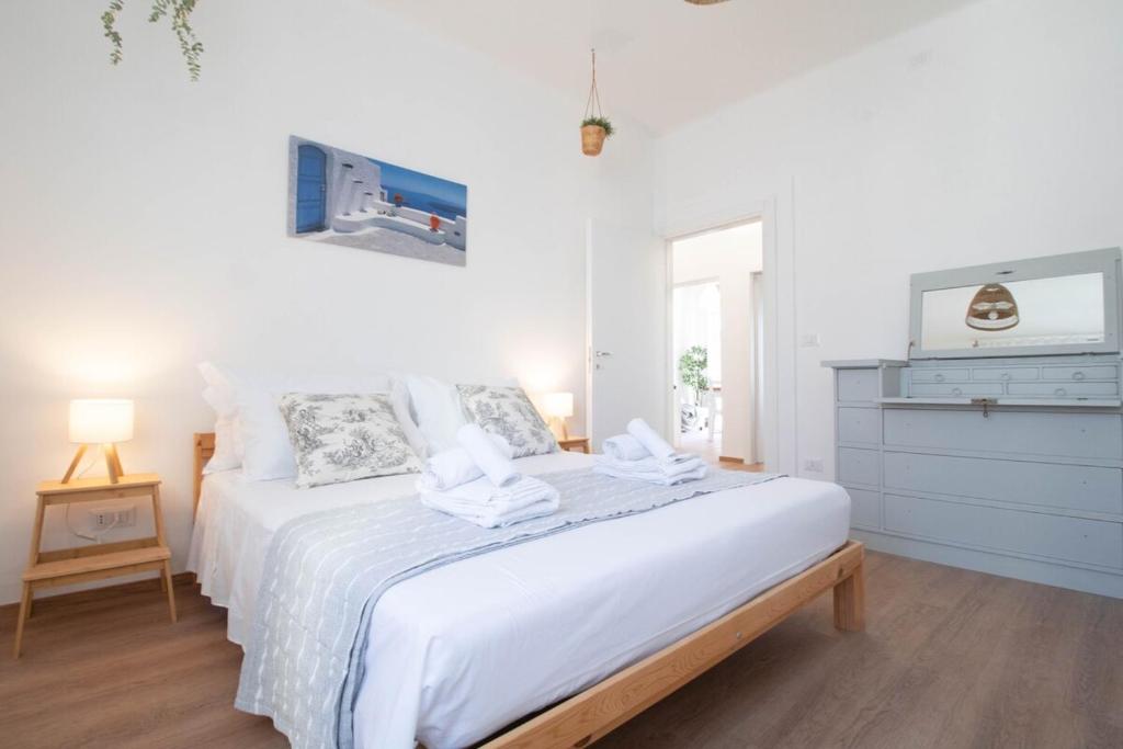 100 meters from the Sea Wi-Fi Center AC Relax Train Station, Porto ...