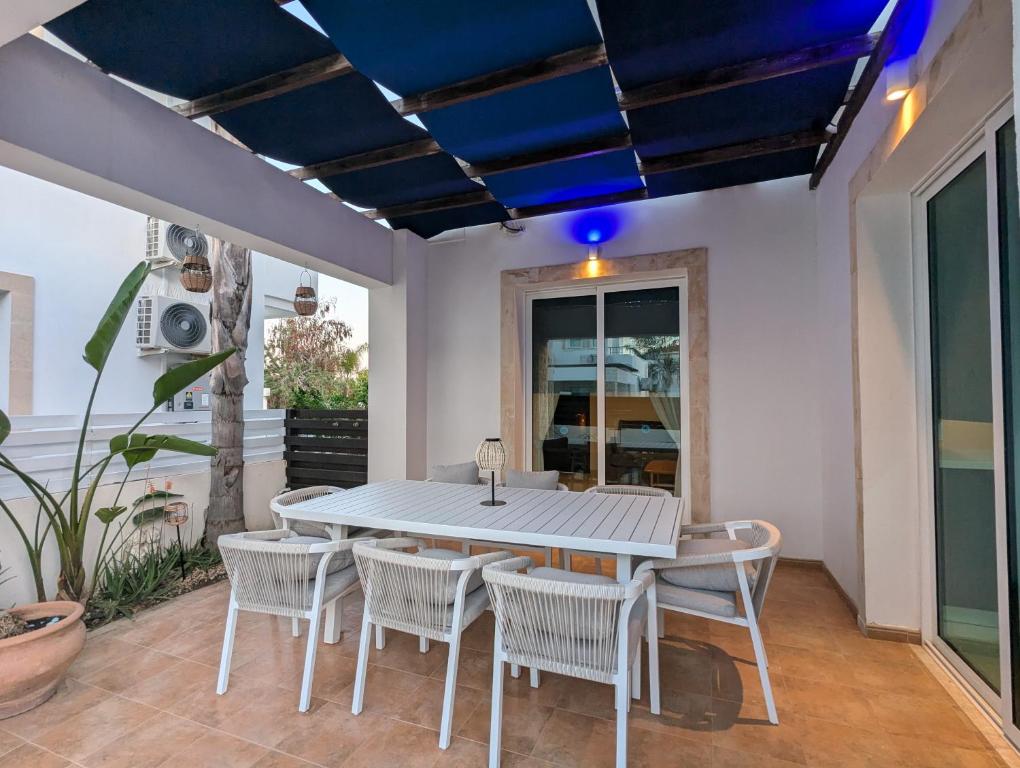 Amelia Villa With Private Pool , Wifi & Bbq,, Paralimni (precios ...