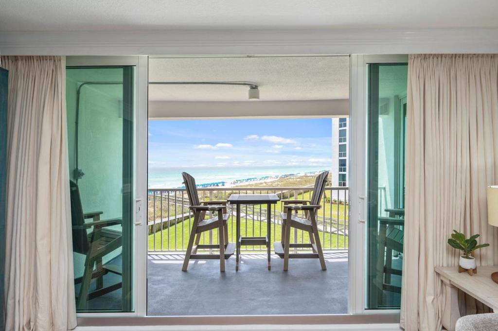 1033 - Shoreline Towers Beachfront Condo Free Beach Setup, Destin ...