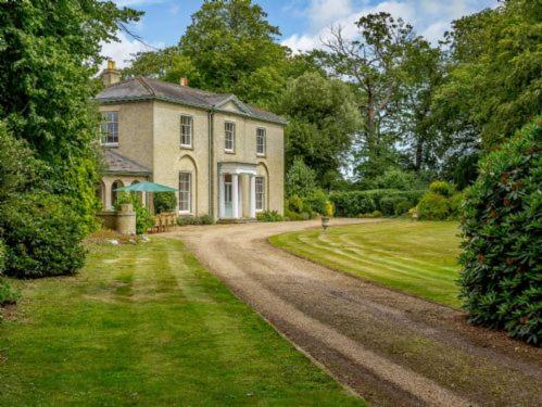 Holly House, Smallburgh (updated prices 2026)