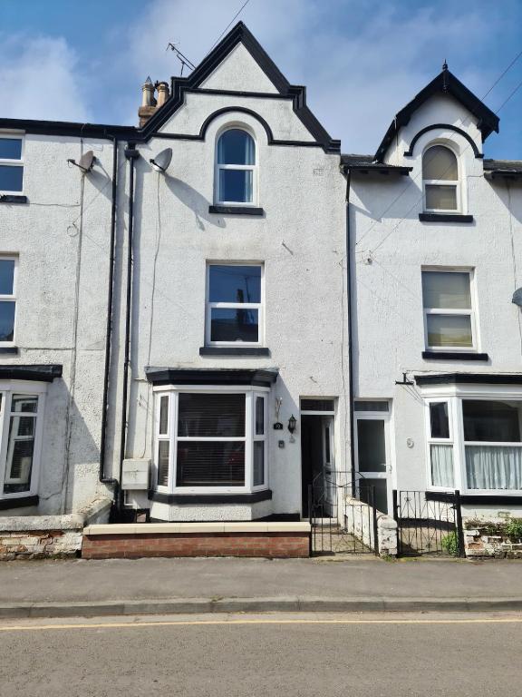 Filey house with new extension close to sea and shops, Filey ...