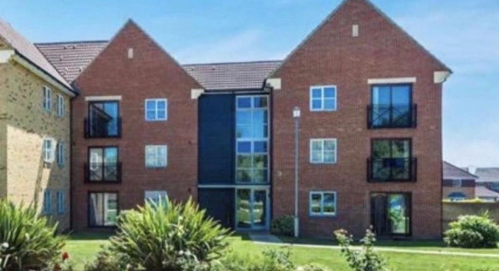 Spaciously delicious for the summer at Lakeside Shopping Centre ...