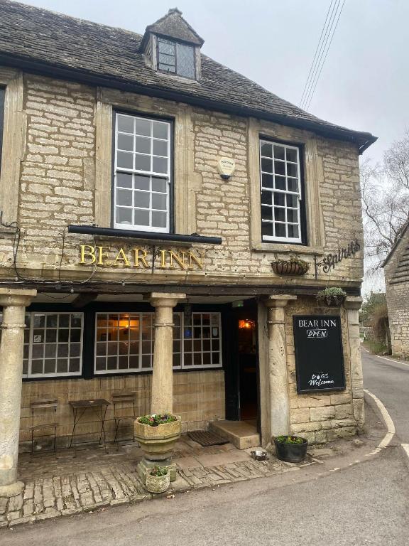 Bear Inn, Bisley (updated prices 2026)